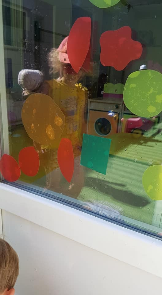 Atelier de collage – Activité enfant |Babilou