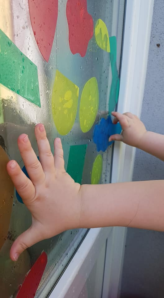 Atelier de collage – Activité enfant |Babilou